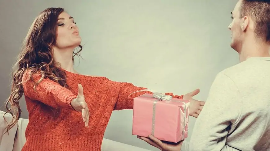 The Psychology of Gift-Giving - We Wishes